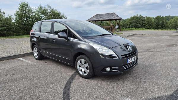 Grey Peugeot 5008 2010 in Ignalina, with an engine capacity of 1.56 L and mileage of 204 thousand km for 3600 €, photo 6 on AUTOMOTO.COM.LV