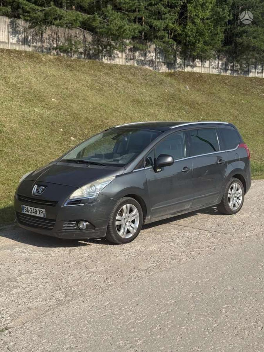 Grey Peugeot 5008 2010 in Vilnius, with an engine capacity of 1.56 L and mileage of 260 thousand km for 3200 €, photo 1 on AUTOMOTO.COM.LV