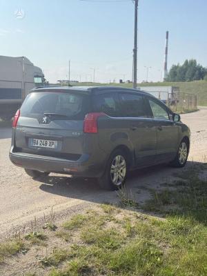 Grey Peugeot 5008 2010 in Vilnius, with an engine capacity of 1.56 L and mileage of 260 thousand km for 3200 €, photo 5 on AUTOMOTO.COM.LV