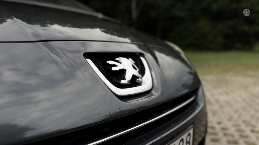 Grey Peugeot 5008 2010 in Vilnius, with an engine capacity of 1.56 L and mileage of 371 thousand km for 3000 €, photo 3 on AUTOMOTO.COM.LV