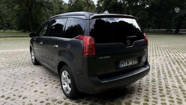 Grey Peugeot 5008 2010 in Vilnius, with an engine capacity of 1.56 L and mileage of 371 thousand km for 3000 €, photo 5 on AUTOMOTO.COM.LV