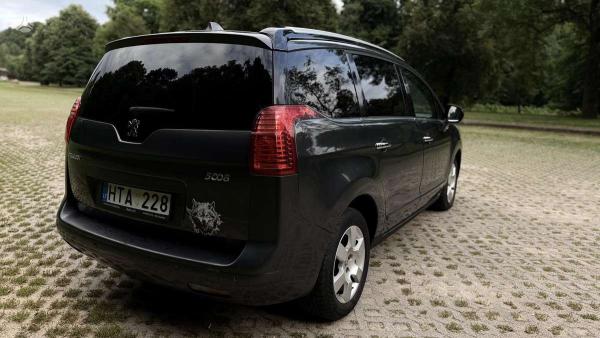 Grey Peugeot 5008 2010 in Vilnius, with an engine capacity of 1.56 L and mileage of 371 thousand km for 3000 €, photo 6 on AUTOMOTO.COM.LV