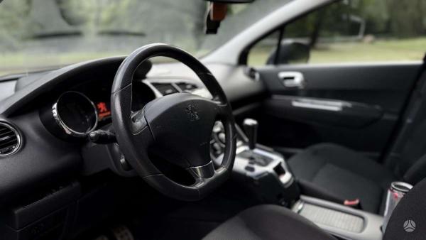 Grey Peugeot 5008 2010 in Vilnius, with an engine capacity of 1.56 L and mileage of 371 thousand km for 3000 €, photo 10 on AUTOMOTO.COM.LV