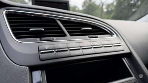 Grey Peugeot 5008 2010 in Vilnius, with an engine capacity of 1.56 L and mileage of 371 thousand km for 3000 €, photo 15 on AUTOMOTO.COM.LV