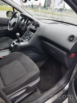 Grey Peugeot 5008 2010 in Riga, with an engine capacity of 2.00 L and mileage of 355 thousand km for 2000 €, photo 6 on AUTOMOTO.COM.LV
