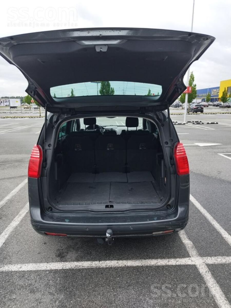 Grey Peugeot 5008 2010 in Riga, with an engine capacity of 2.00 L and mileage of 355 thousand km for 2000 €, photo 7 on AUTOMOTO.COM.LV