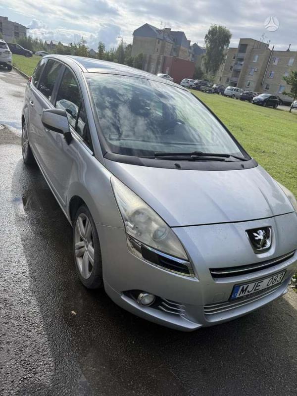 Peugeot 5008 2010 in Palanga on AUTOMOTO.COM.LV Grey Peugeot 5008 2010 in Palanga, with an engine capacity of 1.60 L and mileage of 43 thousand km for 1450 €, photo 3 on AUTOMOTO.COM.LV