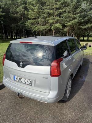 Grey Peugeot 5008 2010 in Palanga, with an engine capacity of 1.60 L and mileage of 43 thousand km for 1450 €, photo 4 on AUTOMOTO.COM.LV