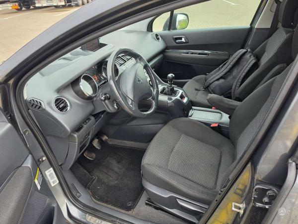 Pelēks Peugeot 5008 2010 Tauragė, ar dzinēja tilpumu 1.60 L un nobraukumu 235 tūkst. km par 3000 €, foto 8 vietnē AUTOMOTO.COM.LV