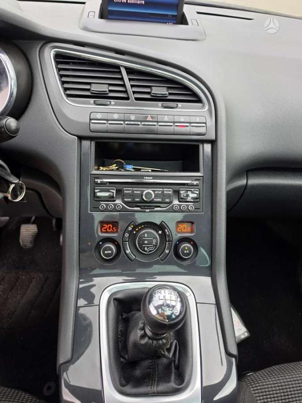 Pelēks Peugeot 5008 2010 Tauragė, ar dzinēja tilpumu 1.60 L un nobraukumu 235 tūkst. km par 3000 €, foto 11 vietnē AUTOMOTO.COM.LV