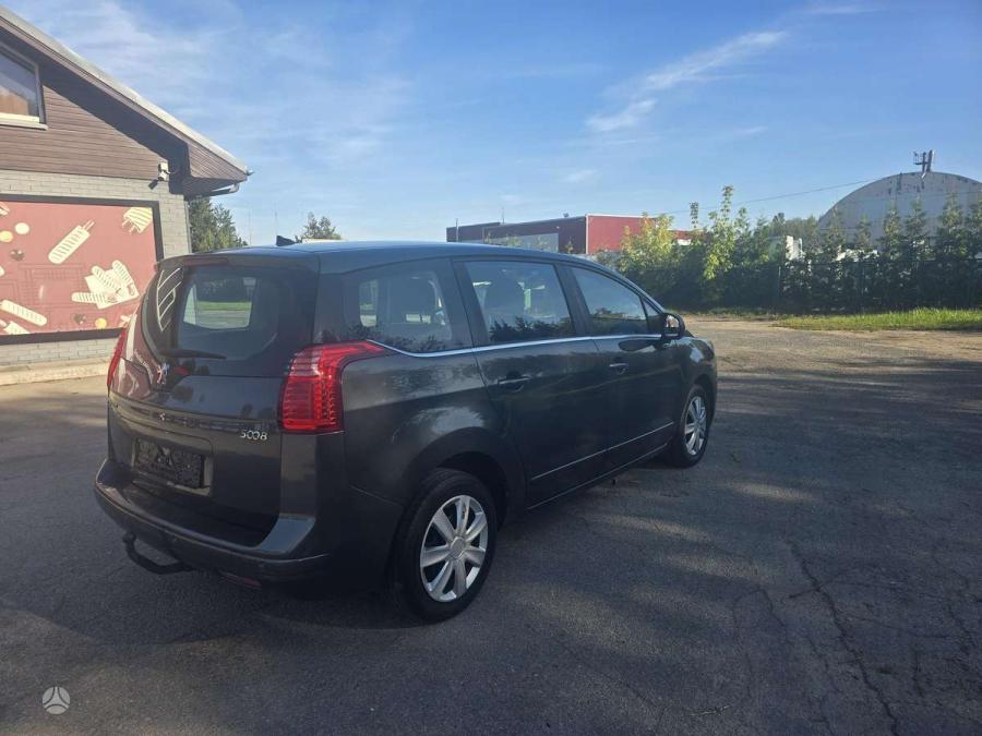 Pelēks Peugeot 5008 2010 Kauņa, ar dzinēja tilpumu 1.60 L un nobraukumu 159 tūkst. km par 2950 €, foto 4 vietnē AUTOMOTO.COM.LV