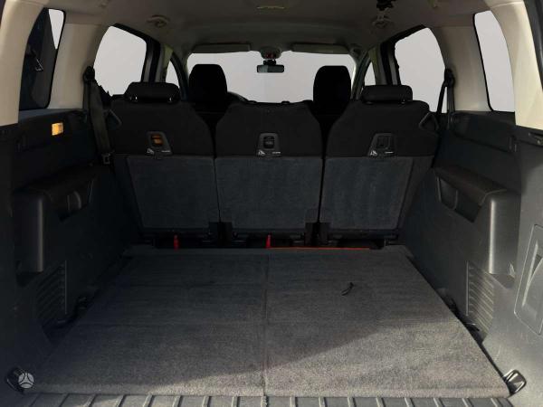 Grey Peugeot 5008 2010 in Klaipeda, with an engine capacity of 1.60 L and mileage of 228 thousand km for 3499 €, photo 11 on AUTOMOTO.COM.LV