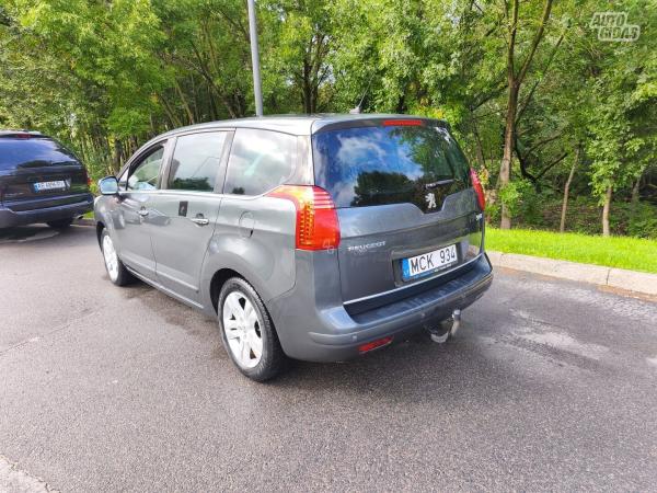 Grey Peugeot 5008 2010 in Kaunas, with an engine capacity of 1.60 L and mileage of 217 thousand km for 1400 €, photo 1 on AUTOMOTO.COM.LV