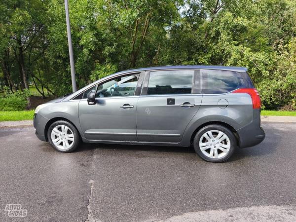 Grey Peugeot 5008 2010 in Kaunas, with an engine capacity of 1.60 L and mileage of 217 thousand km for 1400 €, photo 3 on AUTOMOTO.COM.LV