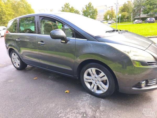 Grey Peugeot 5008 2010 in Kaunas, with an engine capacity of 1.60 L and mileage of 217 thousand km for 1400 €, photo 4 on AUTOMOTO.COM.LV