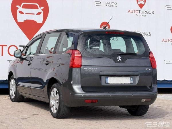 Пежо 5008 2010 в Таураге на AUTOMOTO.COM.LV Серый Пежо 5008 2010 в Таураге, объемом двигателя 2.00 л и пробегом 208 тыс. км за 2700 €, фото 4 на AUTOMOTO.COM.LV