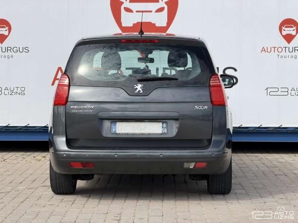 Пежо 5008 2010 в Таураге на AUTOMOTO.COM.LV Серый Пежо 5008 2010 в Таураге, объемом двигателя 2.00 л и пробегом 208 тыс. км за 2700 €, фото 5 на AUTOMOTO.COM.LV