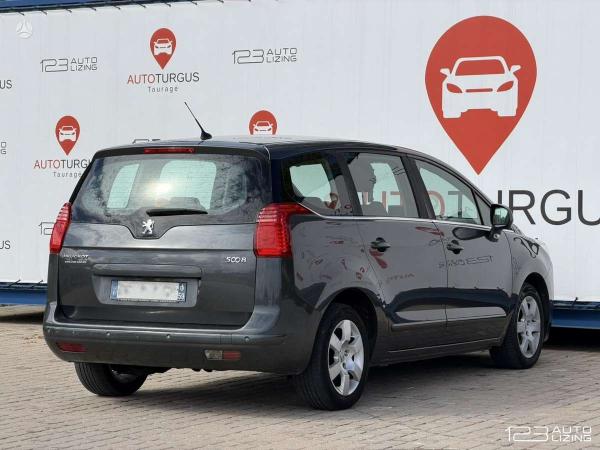 Пежо 5008 2010 в Таураге на AUTOMOTO.COM.LV Серый Пежо 5008 2010 в Таураге, объемом двигателя 2.00 л и пробегом 208 тыс. км за 2700 €, фото 6 на AUTOMOTO.COM.LV