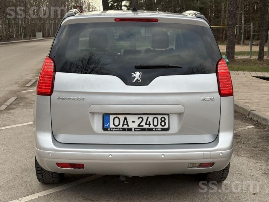 Grey Peugeot 5008 2011 in Riga, with an engine capacity of 2.00 L and mileage of 276 thousand km for 4950 €, photo 5 on AUTOMOTO.COM.LV