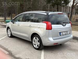 Grey Peugeot 5008 2011 in Riga, with an engine capacity of 2.00 L and mileage of 276 thousand km for 4950 €, photo 6 on AUTOMOTO.COM.LV