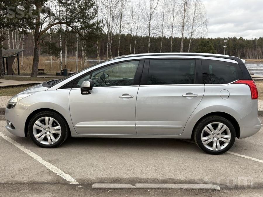 Grey Peugeot 5008 2011 in Riga, with an engine capacity of 2.00 L and mileage of 276 thousand km for 4950 €, photo 7 on AUTOMOTO.COM.LV
