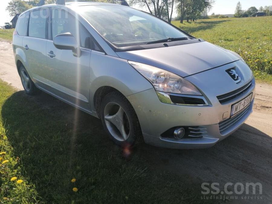 Pelēks Peugeot 5008 2011 Saldus, ar dzinēja tilpumu 2.00 L un nobraukumu 211 tūkst. km par 4950 €, foto 3 vietnē AUTOMOTO.COM.LV