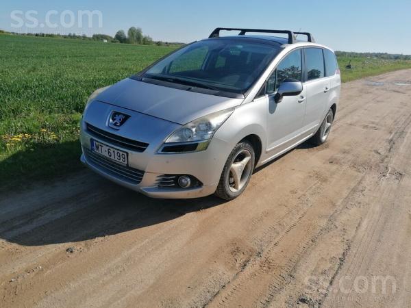 Pelēks Peugeot 5008 2011 Saldus, ar dzinēja tilpumu 2.00 L un nobraukumu 211 tūkst. km par 4950 €, foto 4 vietnē AUTOMOTO.COM.LV