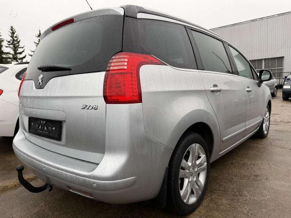 Grey Peugeot 5008 2011 in Utena, with an engine capacity of 2.00 L and mileage of 100 thousand km for 4900 €, photo 3 on AUTOMOTO.COM.LV