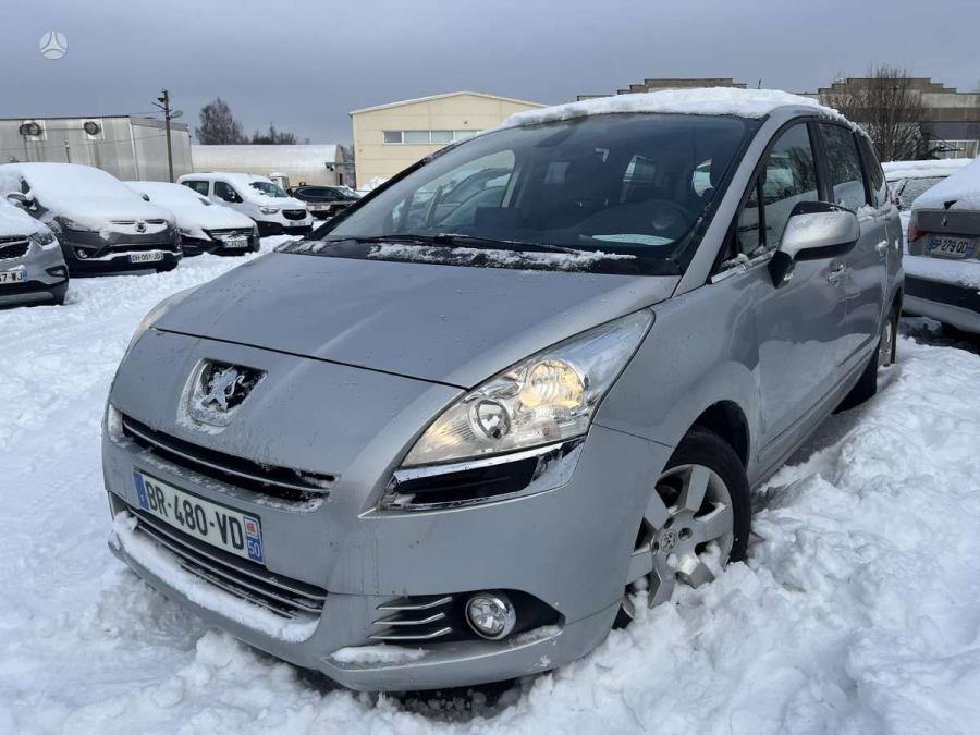 Grey Peugeot 5008 2011 in Taurage, with an engine capacity of 1.60 L and mileage of 250 thousand km for 3900 €, photo 1 on AUTOMOTO.COM.LV