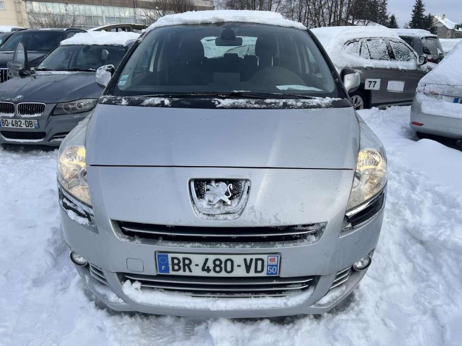 Grey Peugeot 5008 2011 in Taurage, with an engine capacity of 1.60 L and mileage of 250 thousand km for 3900 €, photo 2 on AUTOMOTO.COM.LV