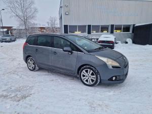 Grey Peugeot 5008 2011 in Ukmerge, with an engine capacity of 1.56 L and mileage of 240 thousand km for 3250 €, photo 4 on AUTOMOTO.COM.LV