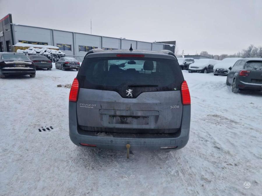 Grey Peugeot 5008 2011 in Ukmerge, with an engine capacity of 1.56 L and mileage of 240 thousand km for 3250 €, photo 7 on AUTOMOTO.COM.LV