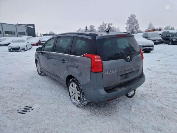 Grey Peugeot 5008 2011 in Ukmerge, with an engine capacity of 1.56 L and mileage of 240 thousand km for 3250 €, photo 8 on AUTOMOTO.COM.LV