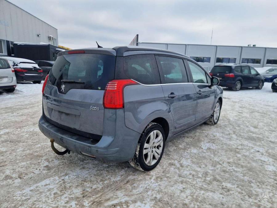 Pelēks Peugeot 5008 2011 Ukmergė, ar dzinēja tilpumu 1.56 L un nobraukumu 230 tūkst. km par 3200 €, foto 6 vietnē AUTOMOTO.COM.LV