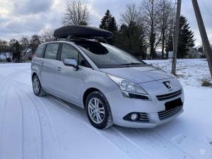 Grey Peugeot 5008 2011 in Ukmerge, with an engine capacity of 1.56 L and mileage of 255 thousand km for 3950 €, photo 3 on AUTOMOTO.COM.LV