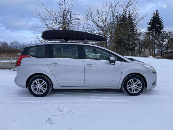 Grey Peugeot 5008 2011 in Ukmerge, with an engine capacity of 1.56 L and mileage of 255 thousand km for 3950 €, photo 4 on AUTOMOTO.COM.LV