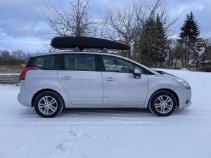Grey Peugeot 5008 2011 in Ukmerge, with an engine capacity of 1.56 L and mileage of 255 thousand km for 3950 €, photo 4 on AUTOMOTO.COM.LV