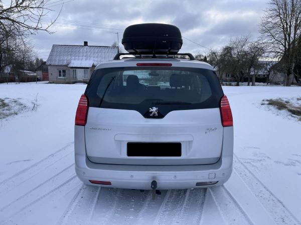 Grey Peugeot 5008 2011 in Ukmerge, with an engine capacity of 1.56 L and mileage of 255 thousand km for 3950 €, photo 6 on AUTOMOTO.COM.LV