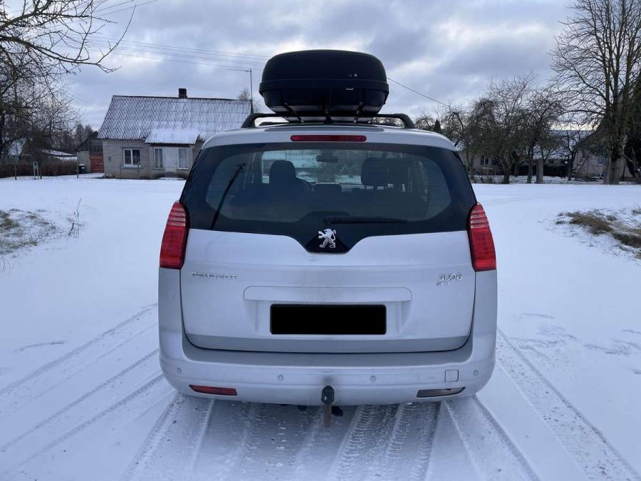Grey Peugeot 5008 2011 in Ukmerge, with an engine capacity of 1.56 L and mileage of 255 thousand km for 3950 €, photo 6 on AUTOMOTO.COM.LV