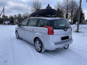 Grey Peugeot 5008 2011 in Ukmerge, with an engine capacity of 1.56 L and mileage of 255 thousand km for 3950 €, photo 7 on AUTOMOTO.COM.LV