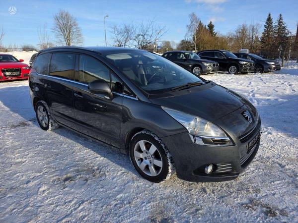 Pelēks Peugeot 5008 2011 Telšiai, ar dzinēja tilpumu 1.60 L un nobraukumu 216 tūkst. km par 3450 €, foto 8 vietnē AUTOMOTO.COM.LV
