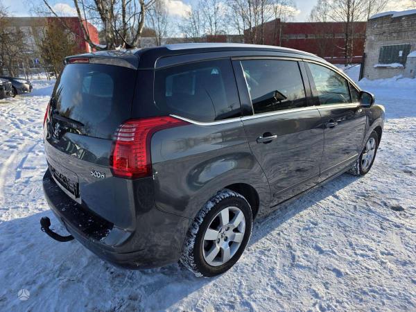 Pelēks Peugeot 5008 2011 Telšiai, ar dzinēja tilpumu 1.60 L un nobraukumu 216 tūkst. km par 3450 €, foto 9 vietnē AUTOMOTO.COM.LV