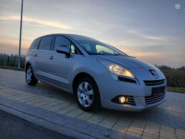Pelēks Peugeot 5008 2011 Marijampole, ar dzinēja tilpumu 1.60 L un nobraukumu 219 tūkst. km par 3750 €, foto 1 vietnē AUTOMOTO.COM.LV