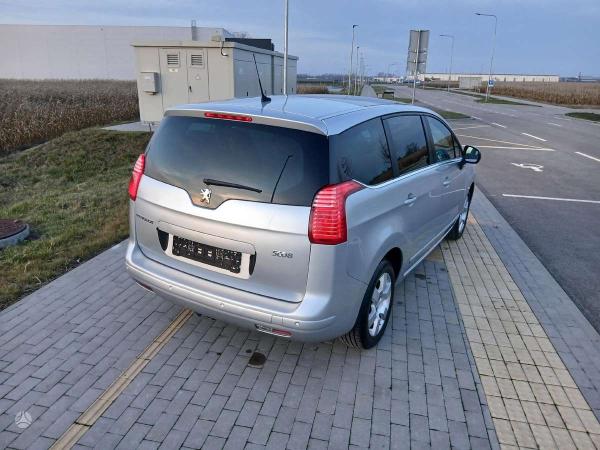 Pelēks Peugeot 5008 2011 Marijampole, ar dzinēja tilpumu 1.60 L un nobraukumu 219 tūkst. km par 3750 €, foto 8 vietnē AUTOMOTO.COM.LV