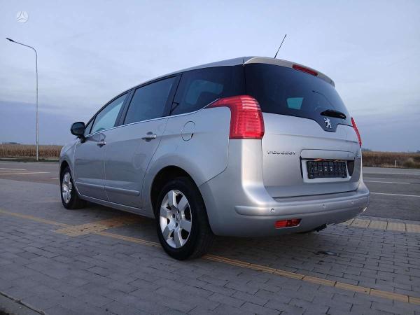 Pelēks Peugeot 5008 2011 Marijampole, ar dzinēja tilpumu 1.60 L un nobraukumu 219 tūkst. km par 3750 €, foto 10 vietnē AUTOMOTO.COM.LV