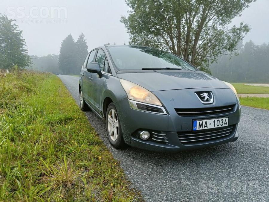 Pelēks Peugeot 5008 2011 Rīga, ar dzinēja tilpumu 1.60 L un nobraukumu 370 tūkst. km par 3400 €, foto 4 vietnē AUTOMOTO.COM.LV