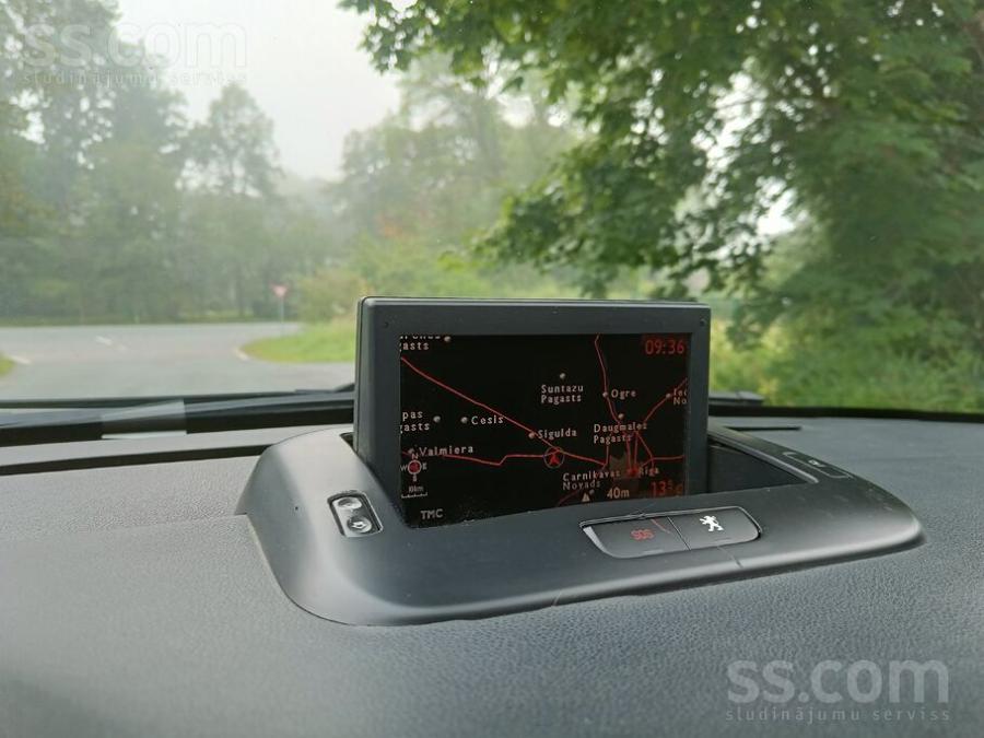 Pelēks Peugeot 5008 2011 Rīga, ar dzinēja tilpumu 1.60 L un nobraukumu 370 tūkst. km par 3400 €, foto 13 vietnē AUTOMOTO.COM.LV