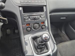 Pelēks Peugeot 5008 2011 Rīga, ar dzinēja tilpumu 2.00 L un nobraukumu 269 tūkst. km par 4200 €, foto 5 vietnē AUTOMOTO.COM.LV