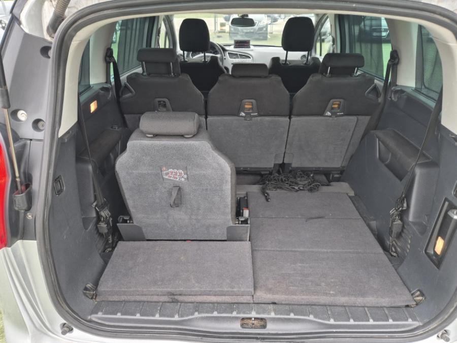 Pelēks Peugeot 5008 2011 Rīga, ar dzinēja tilpumu 2.00 L un nobraukumu 269 tūkst. km par 4200 €, foto 13 vietnē AUTOMOTO.COM.LV
