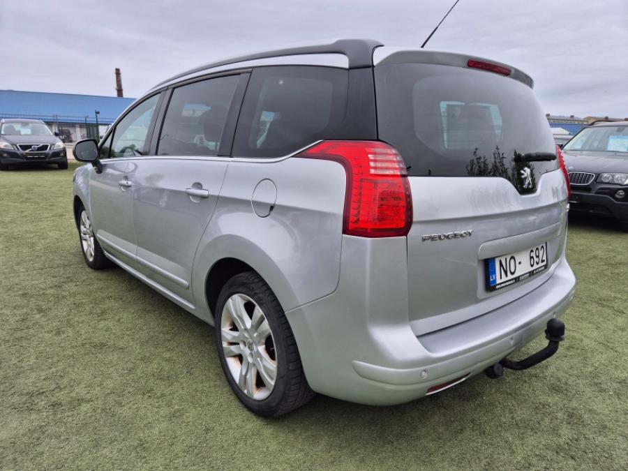 Pelēks Peugeot 5008 2011 Rīga, ar dzinēja tilpumu 2.00 L un nobraukumu 269 tūkst. km par 4200 €, foto 19 vietnē AUTOMOTO.COM.LV